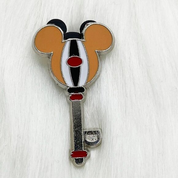 Disney | Jewelry | 525 Disney Key Collection Chip N Dale Dale Pin ...